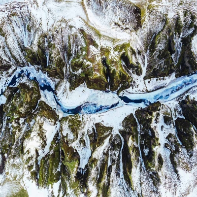 RIVER FLOWING BETWEEN MOUNTAINS - KDE Store