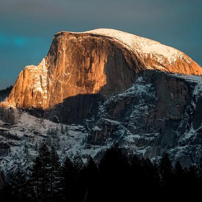 Mountain Cliff Scenery During Nightfall- FHD/4K - addons.videolan.org