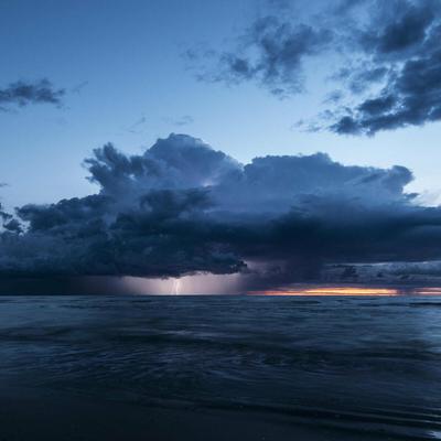 Cloudy and Lighting - KDE Store