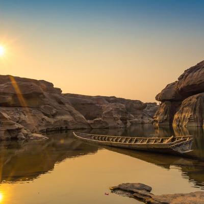 sunrays reflect On water hd wallpaper - KDE Store