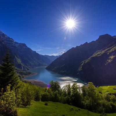 Sunrays Reflect Mountain Forest - KDE Store