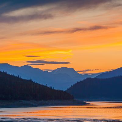 Sunset Mountains Lake 5k - KDE Store