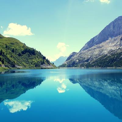 Amazing nature lake reflection - KDE Store