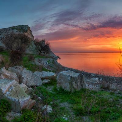Sunset Red Sky And Lake Shore With Rock - KDE Store
