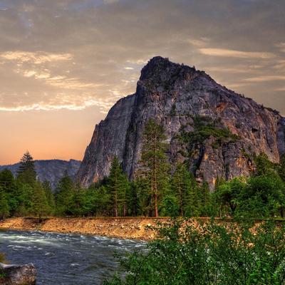 Merced River Falls in Yosemite National Park - KDE Store
