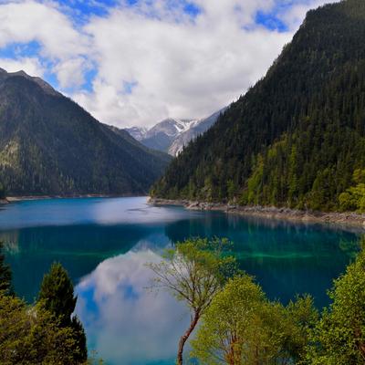 Green Mountains Beside Lake - KDE Store