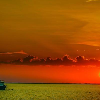 Amazing Red Sunset On A Green Sea - KDE Store