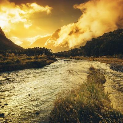 River mountains - KDE Store