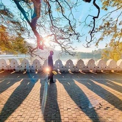 Kandy Lake Round morning sunshine - KDE Store