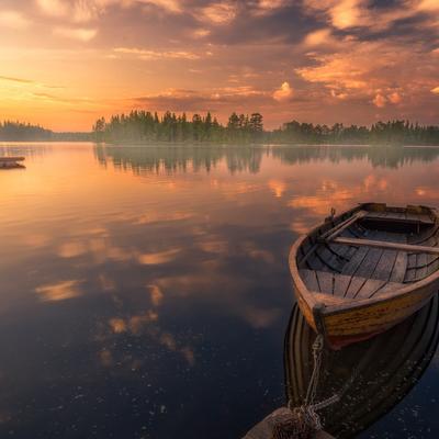 Sunset Reflection Boat - KDE Store