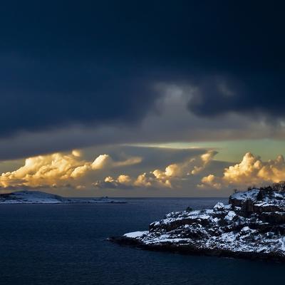 White Clouds Over The Sea Full HD - KDE Store