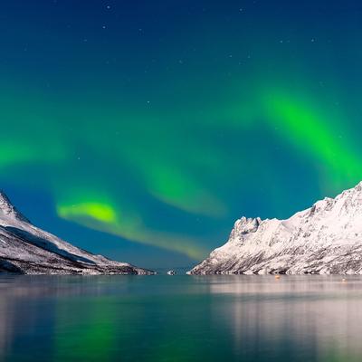 Aurora borealis winter lake 2019 High Quality .. - KDE Store