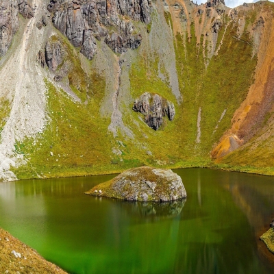 Alpine cliff rocky lake landscape Alpine_cliff_rocky_lake_la - KDE Store