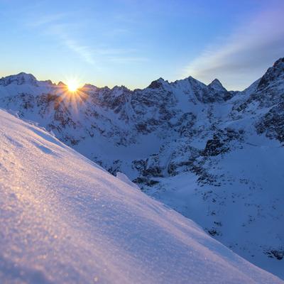Snow Mountain Sun rays - KDE Store