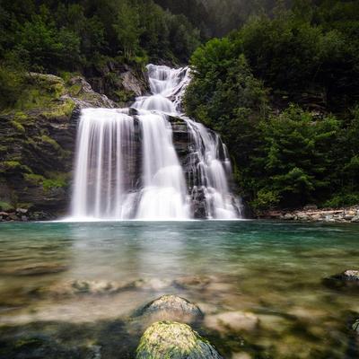 River Waterfall 2021 Forest Scenery 4K Photo - KDE Store
