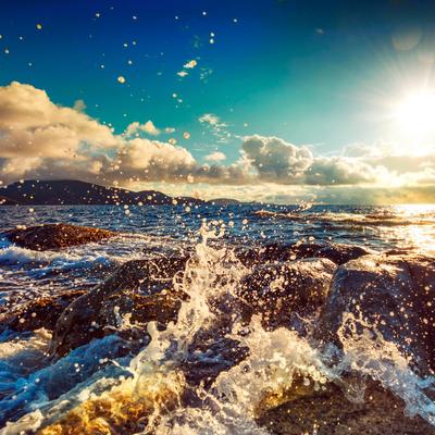 Ocean Waves Crashing on Shore - KDE Store