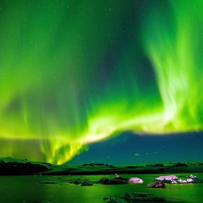 Beautiful green aurora ice snow skyline - KDE Store