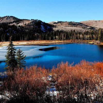 frozen mountain lake-Scenery HD Wallpaper - KDE Store