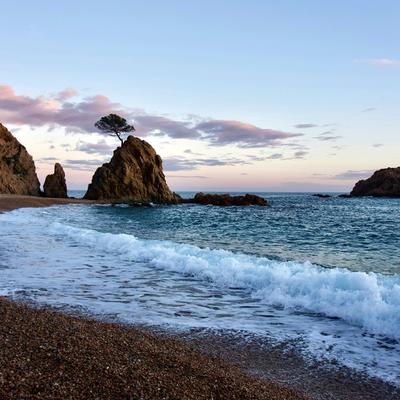 Beach Rock Waves Costa Brava Spain 5K - KDE Store