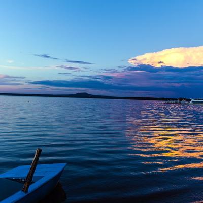 Morning Calm Lake Boat Horizon HD - KDE Store
