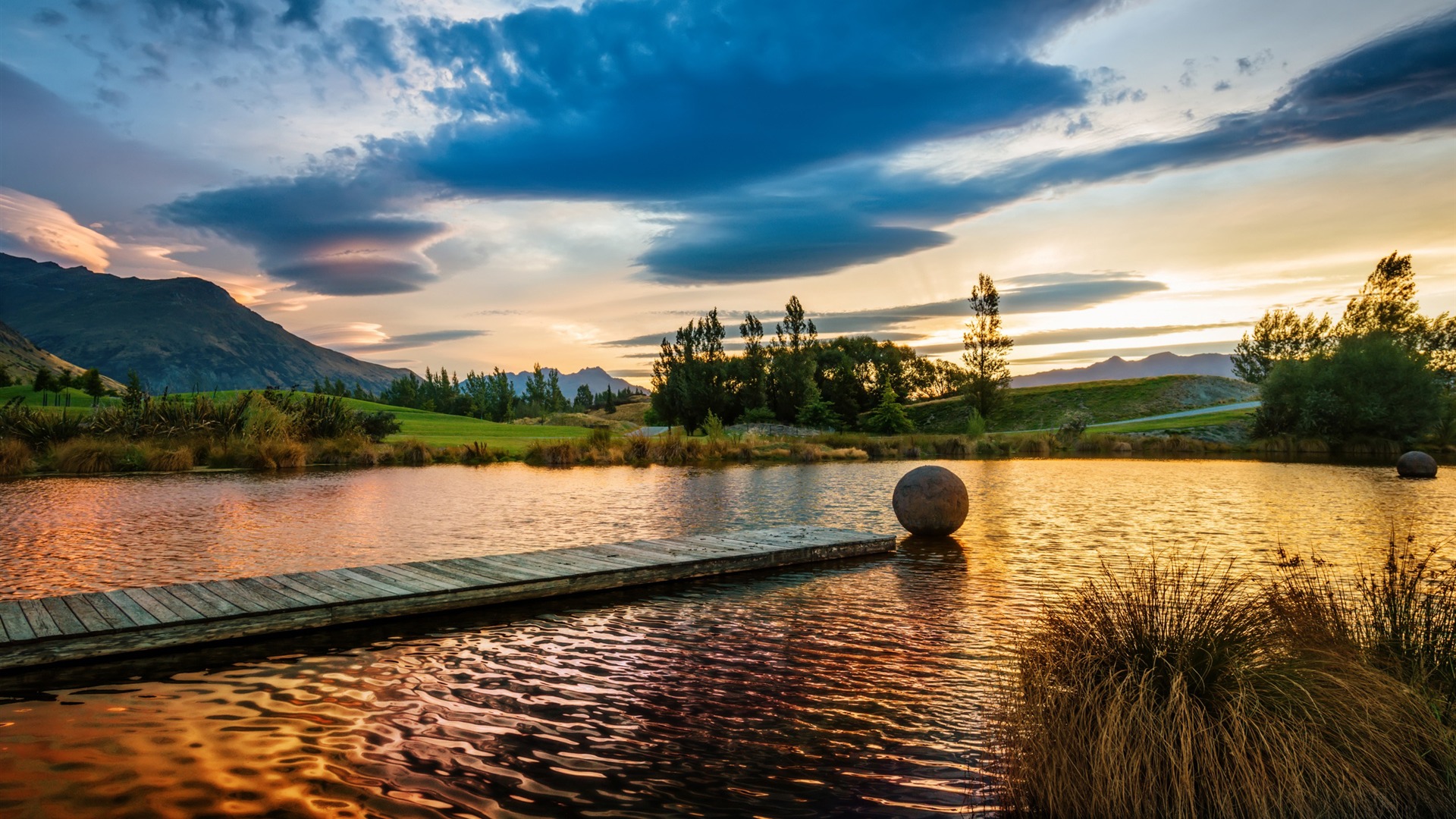 Golden sunset reflection - KDE Store