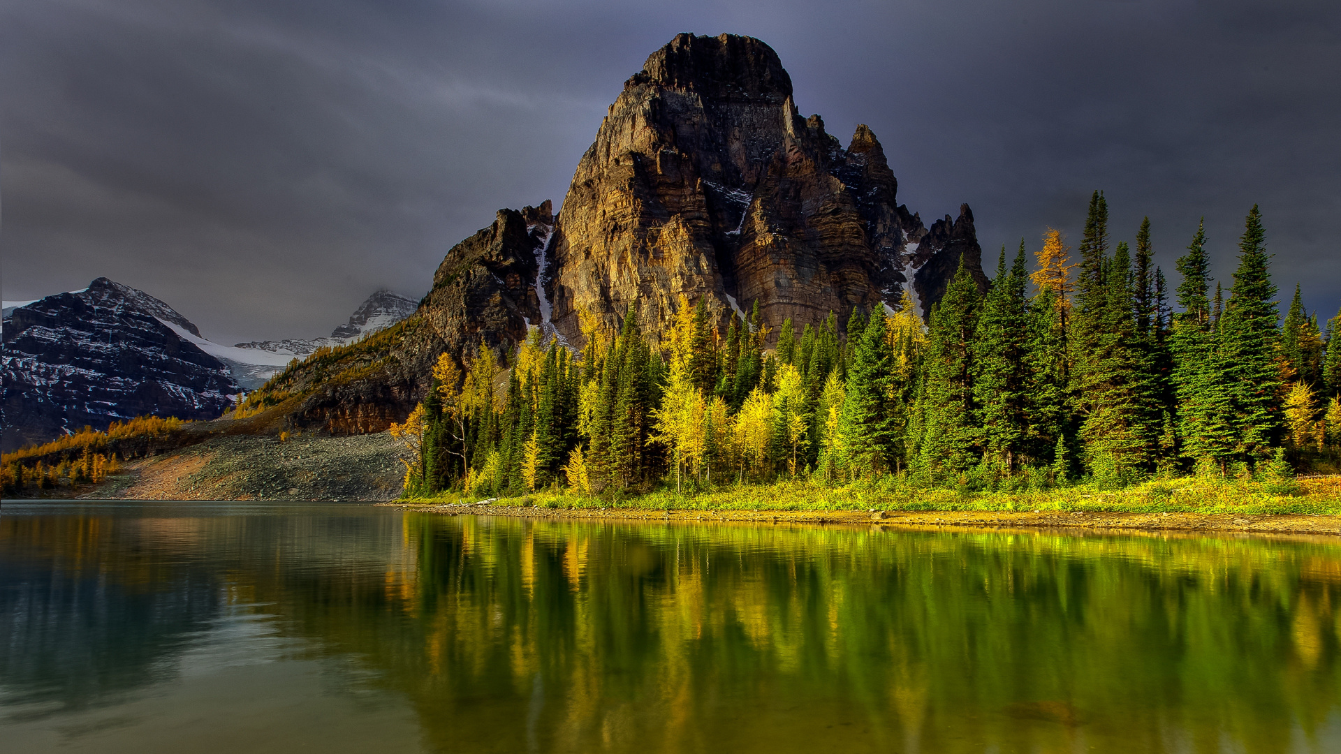 Green Trees Near Lake and Mountain Full HD - KDE Store