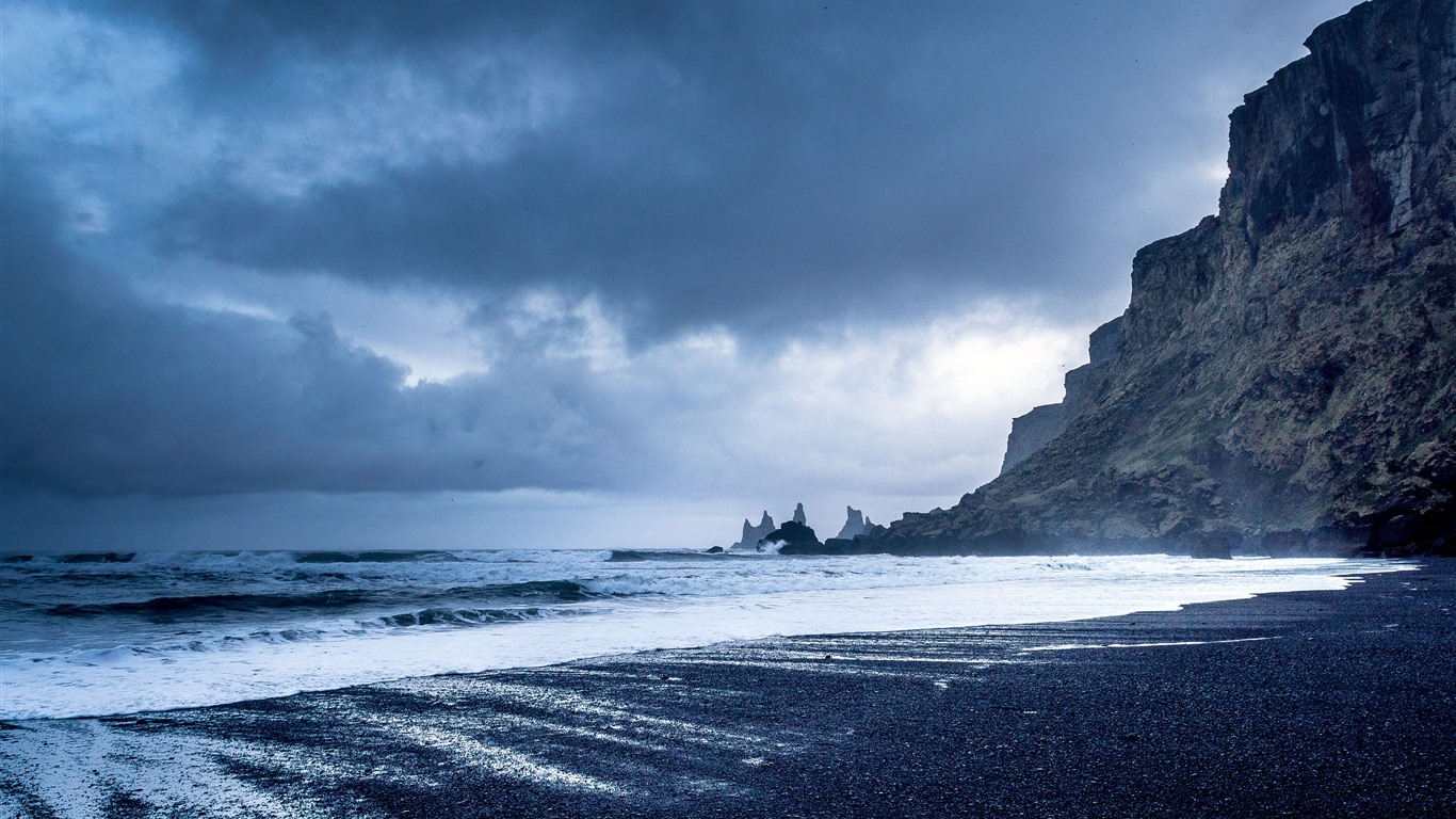 Black Sand Beach Organ Rock Cliffs Vik Iceland.. - KDE Store